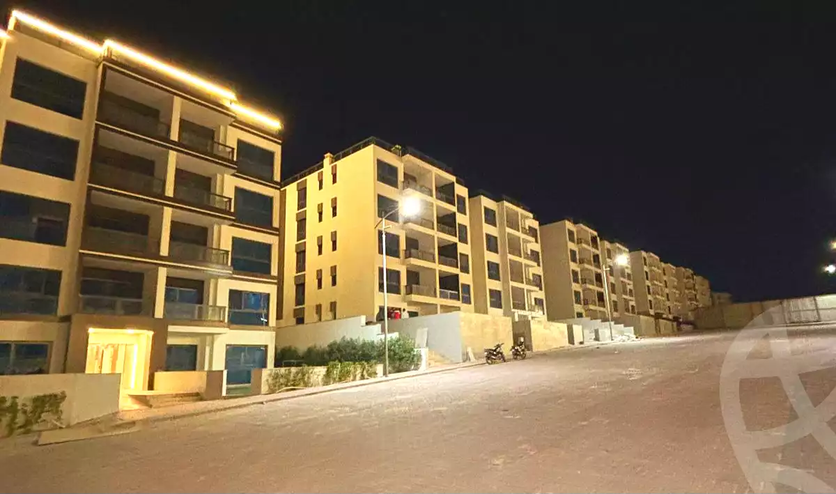 مكتب إداري في المجمع الإداري علي الطريق الرئيسي و مدخل بورتو المنيا في ...